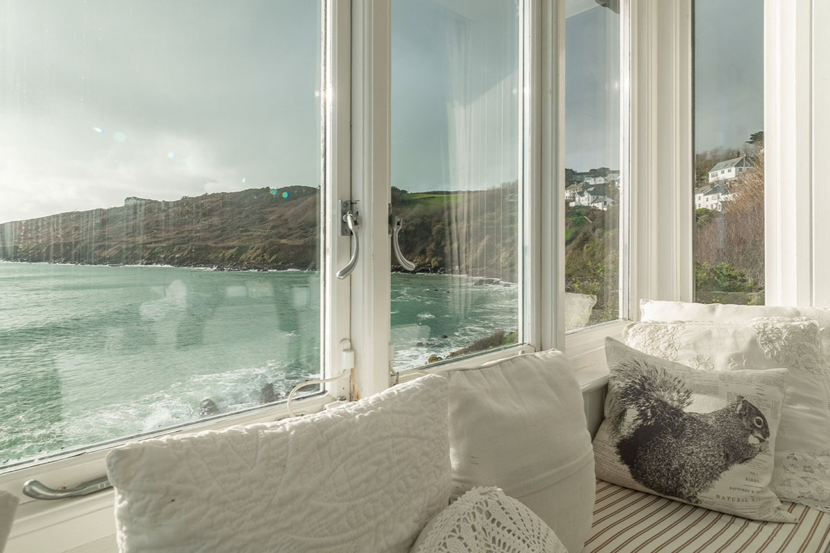 The Watch House (sleeps 6), Coverack, Cornwall